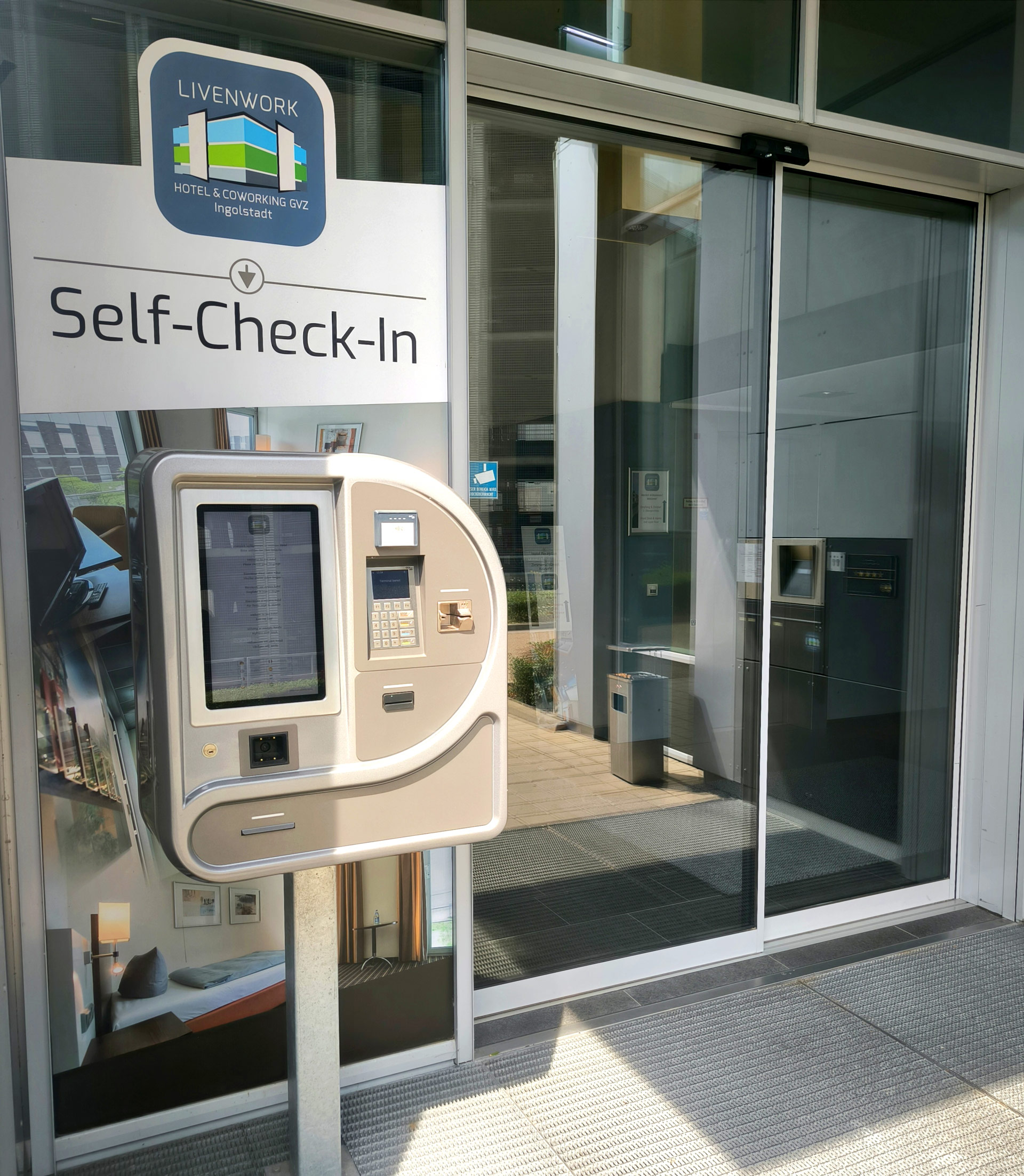 Self-Check-In – LIVE'N'WORK